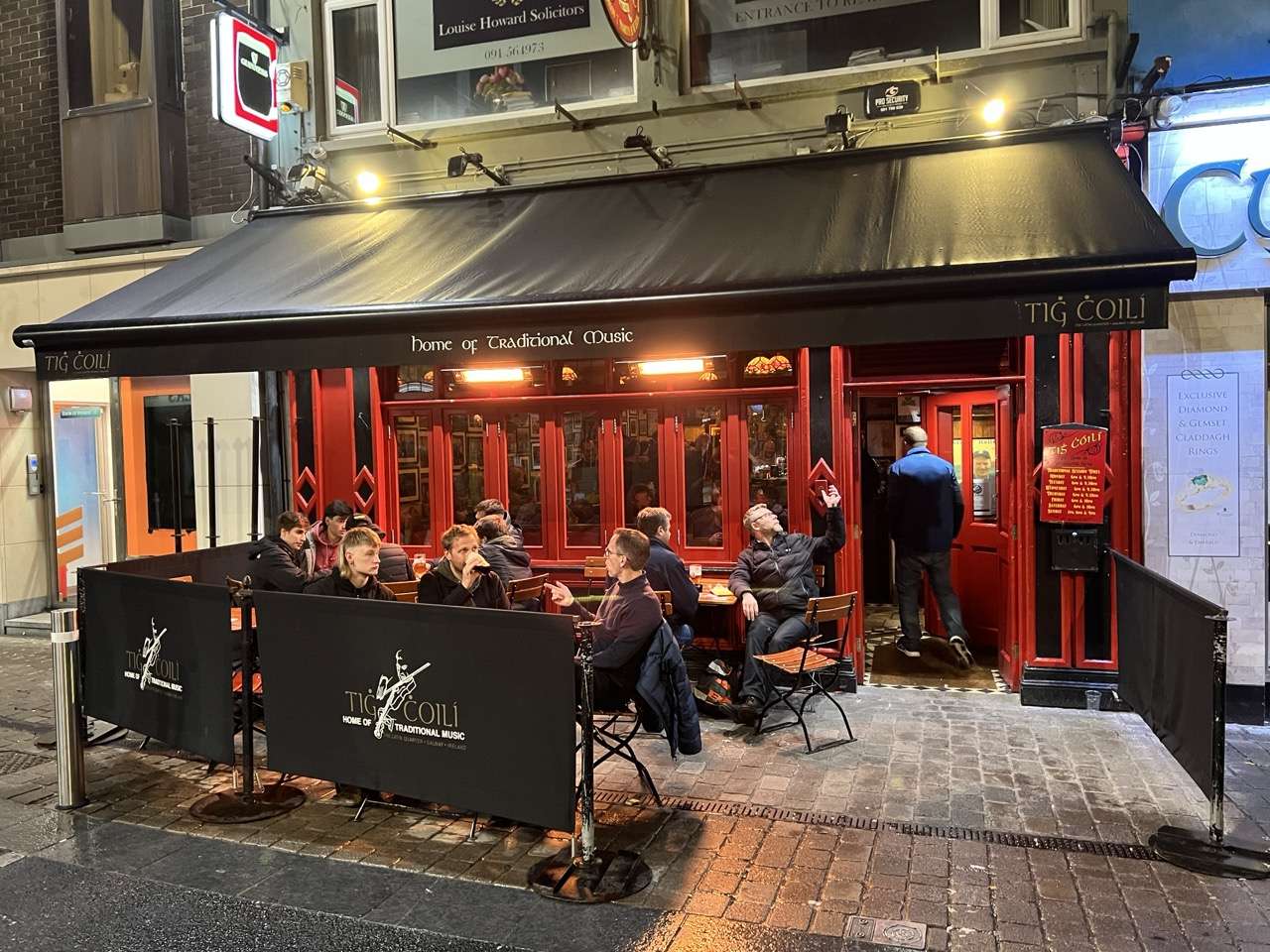 Pub Crawl: Exploring the Best Pubs in Galway